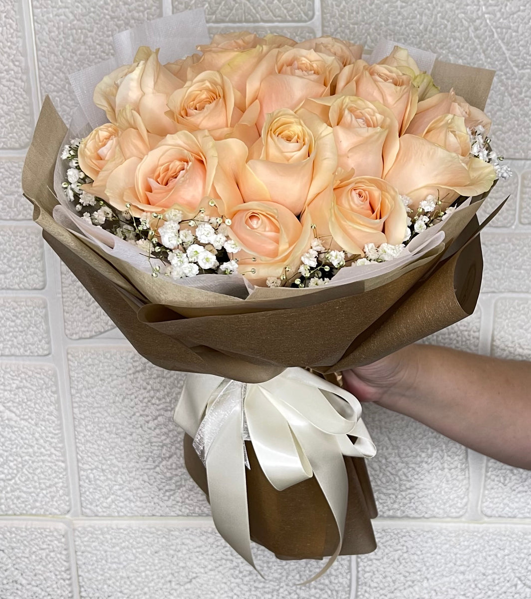 Elegant Champagne Rose Bouquet – D'Hummingbird Online Floral